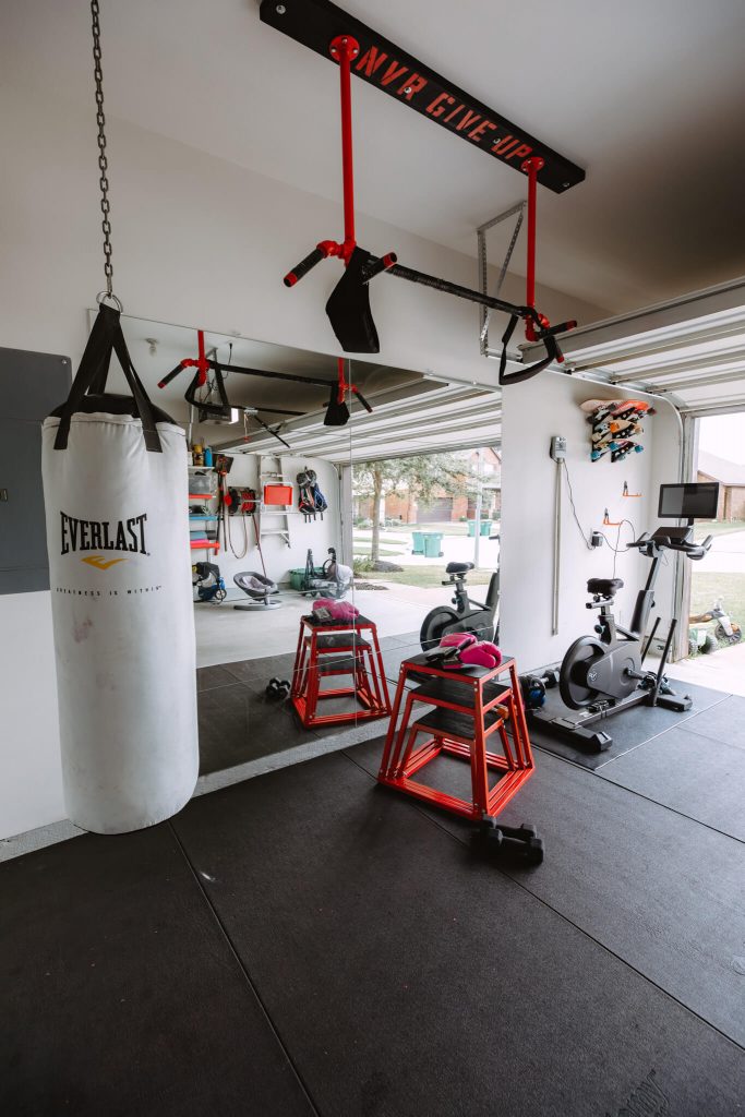 TIPS TO SET GARAGE GYM EQUIPMENT - GARAGE GUIDES