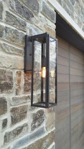 WHY YOU NEED SOLAR COACH LIGHTS FOR GARAGE AND THOSE FABULOUS STYLES ...